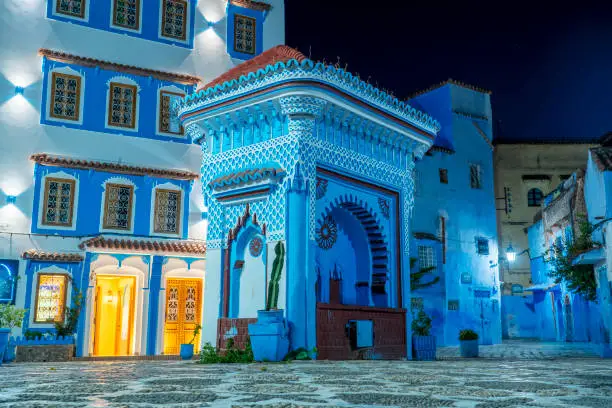 Tour de 4 Días Tánger Chefchaouen y Fez Regreso por Assilah